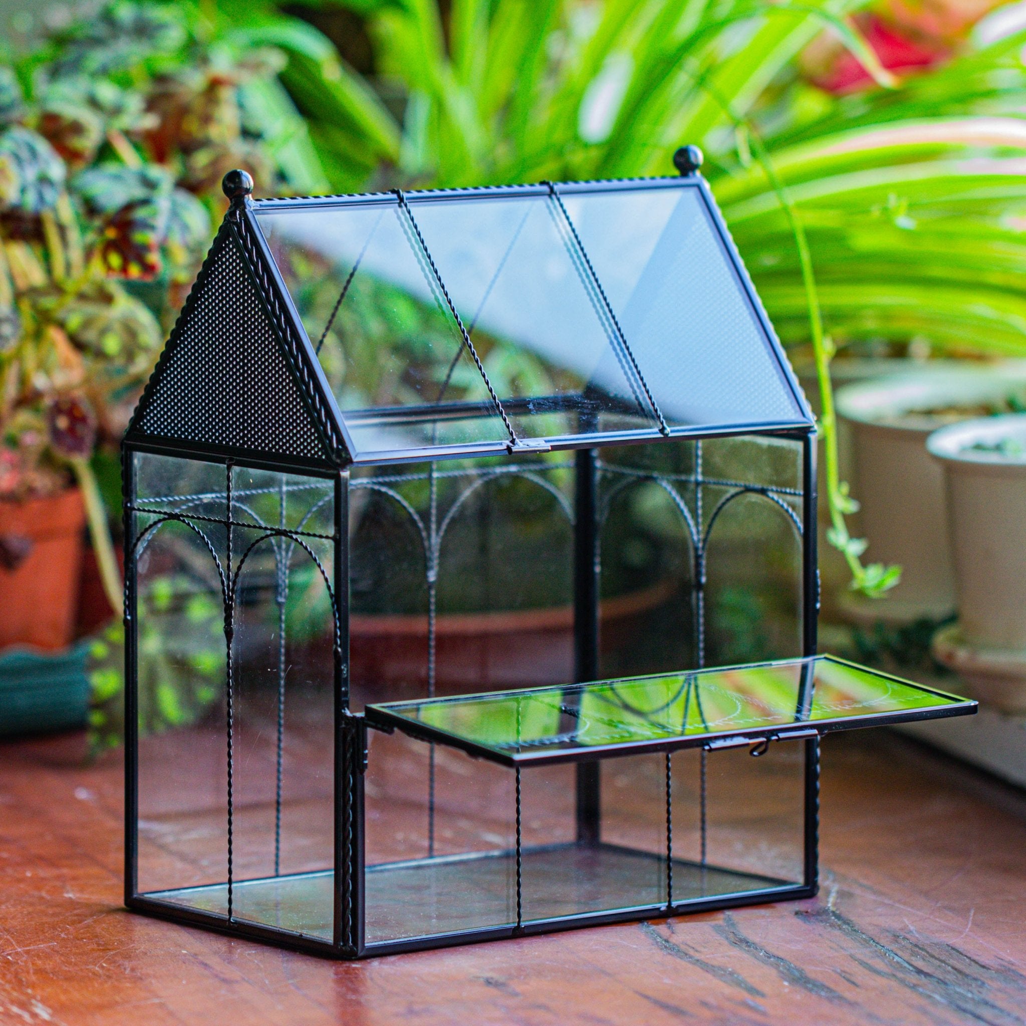 NCYP Vintage House Shape Stainless Steel and Glass Geometric Terrarium ...